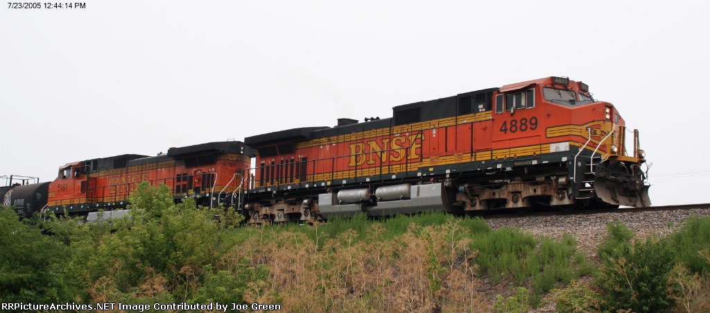 BNSF 4889